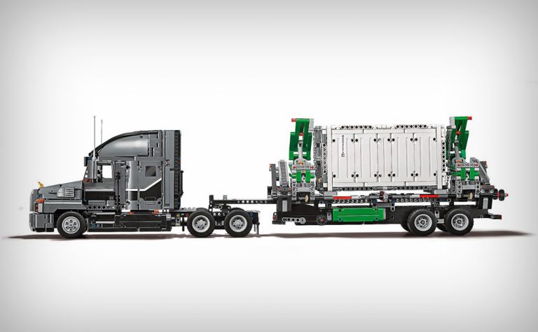 LEGO Technic - Mack Truck / peopleofdesign